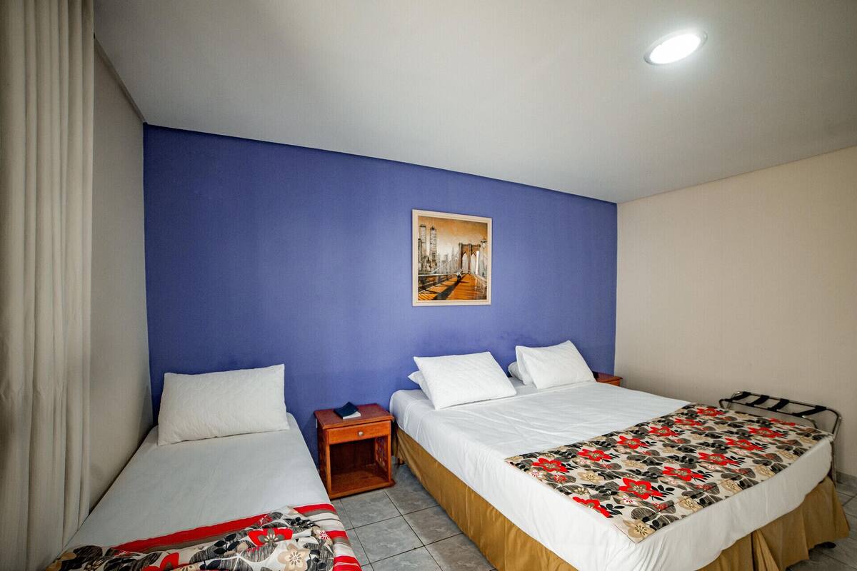 Frigobar, berços grátis, Wi-Fi de cortesia, roupa de cama