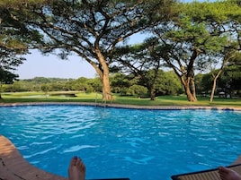 5 piscinas exteriores, espreguiçadeiras