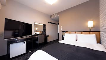 Escrivaninha, cortinas blackout, Wi-Fi de cortesia, roupa de cama