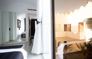 Quarto casal com design assinado, 1 cama de casal (Barak) | Roupas de cama premium, cofres nos quartos