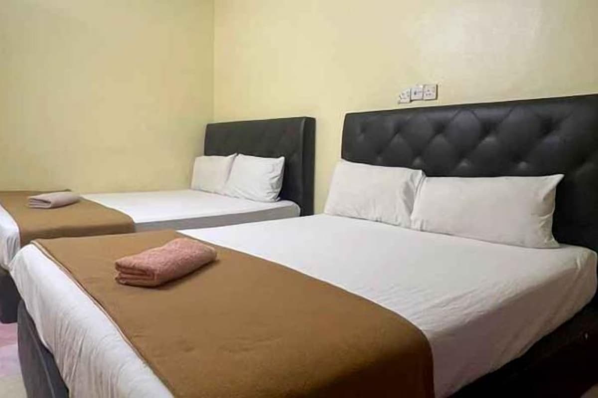 Ferro/tábua de engomar, Wi-fi grátis, roupa de cama fornecida 