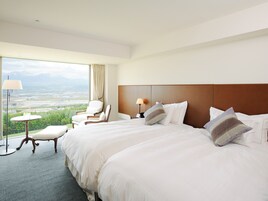 Quarto duplo standard, para não fumantes, vista para a montanha | Roupas de cama premium, cofres nos quartos, cortinas blackout