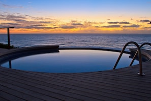 2 piscinas exteriores, espreguiçadeiras 