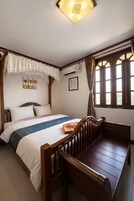 Standard Double Room | Roupas de cama antialérgicas, frigobar, escrivaninha, Wi-Fi de cortesia