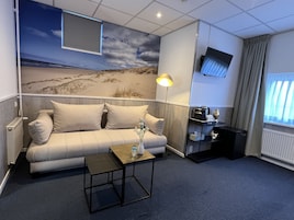 Quarto superior | Cofres nos quartos, Wi-Fi de cortesia, roupa de cama