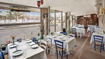 Café da manhã, almoço e jantar