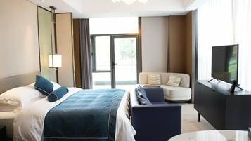 Frigobar, cofres nos quartos, despertadores