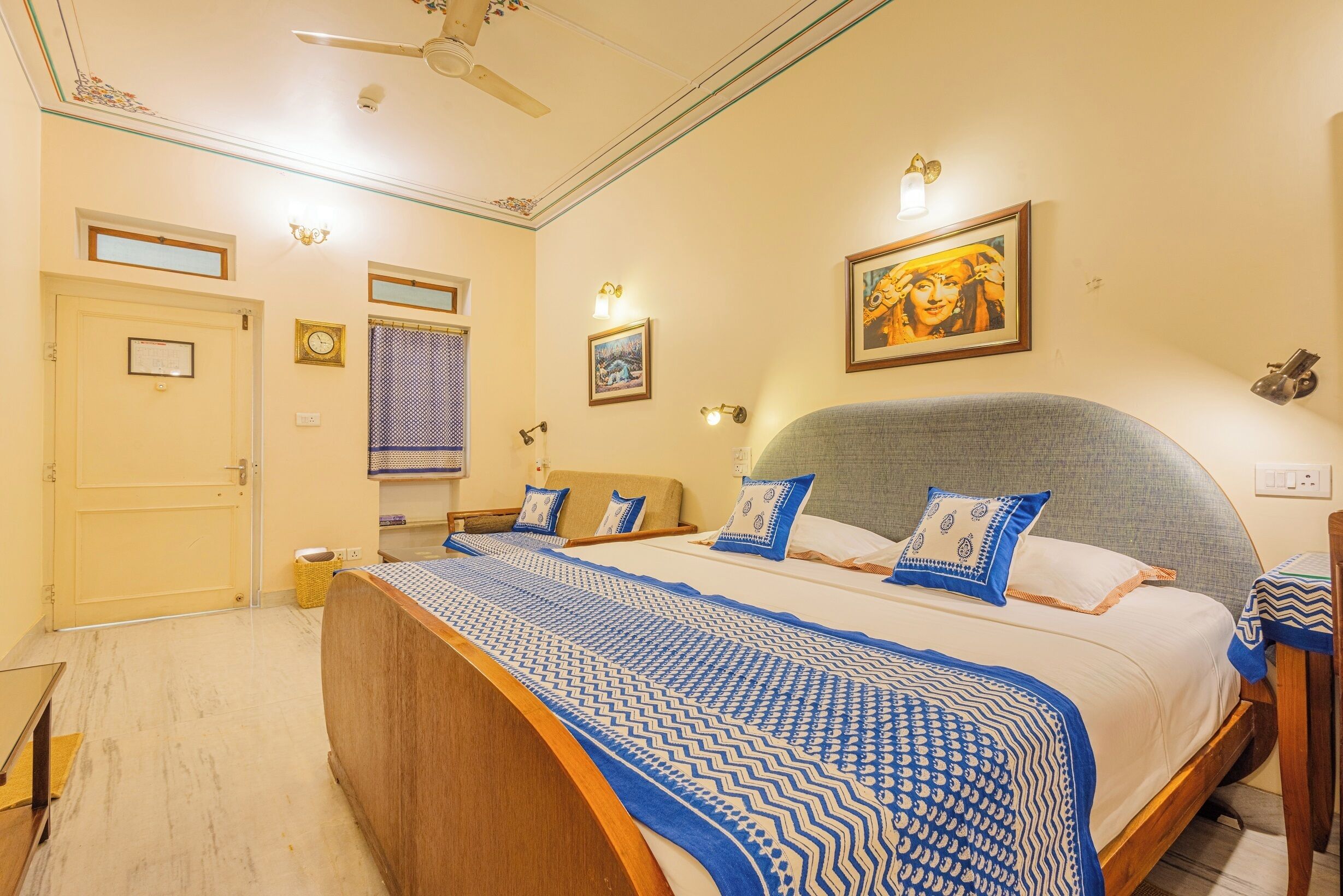 Quarto família | Roupas de cama premium, frigobar, cofres nos quartos