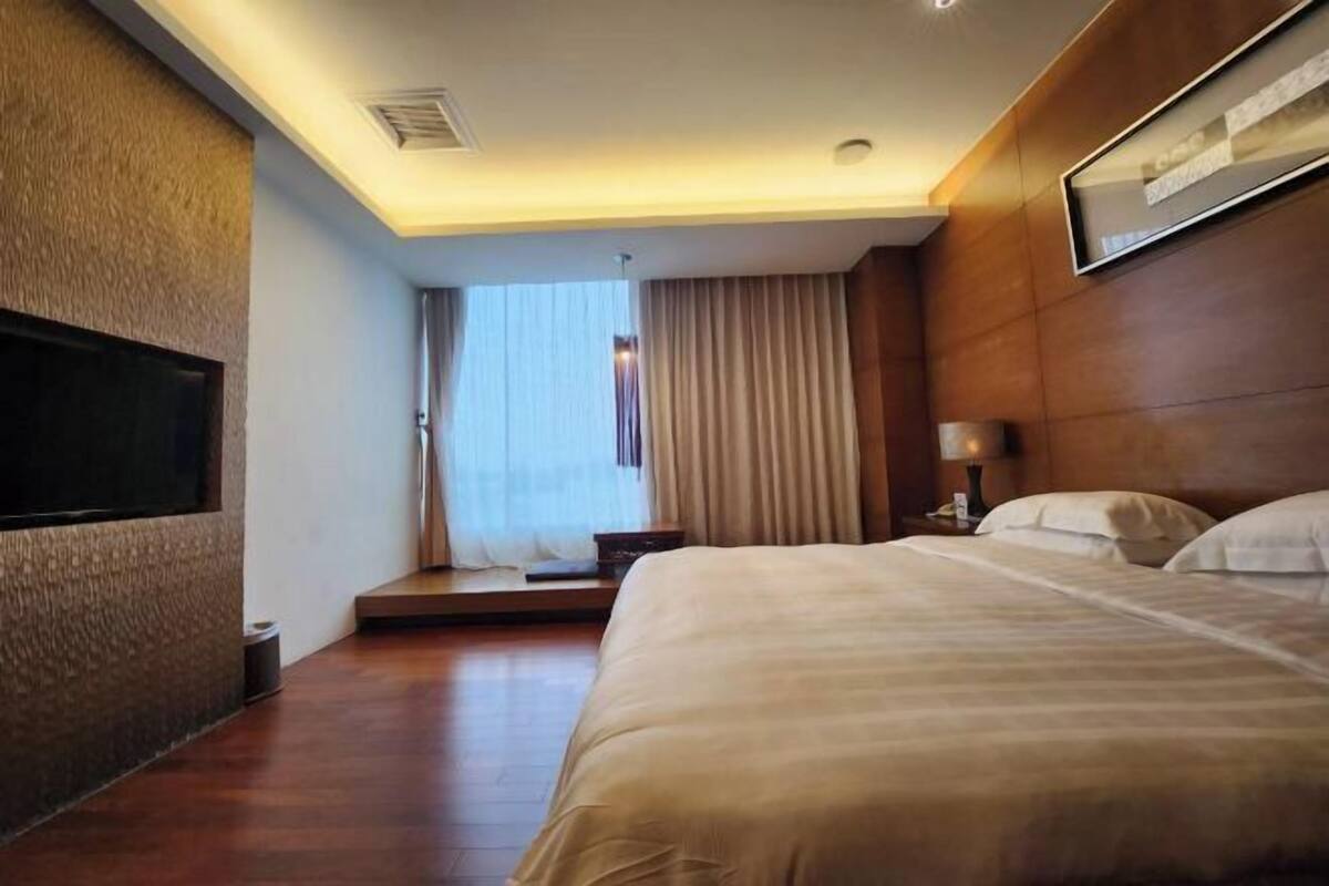 Minibar, cofre no quarto, cortinas/cortinados opacos, Wi-fi grátis 