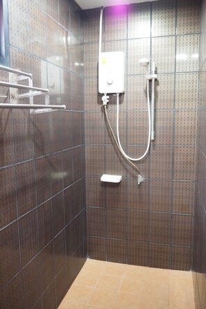 Quarto Standard | Casa de banho | Um polibã 