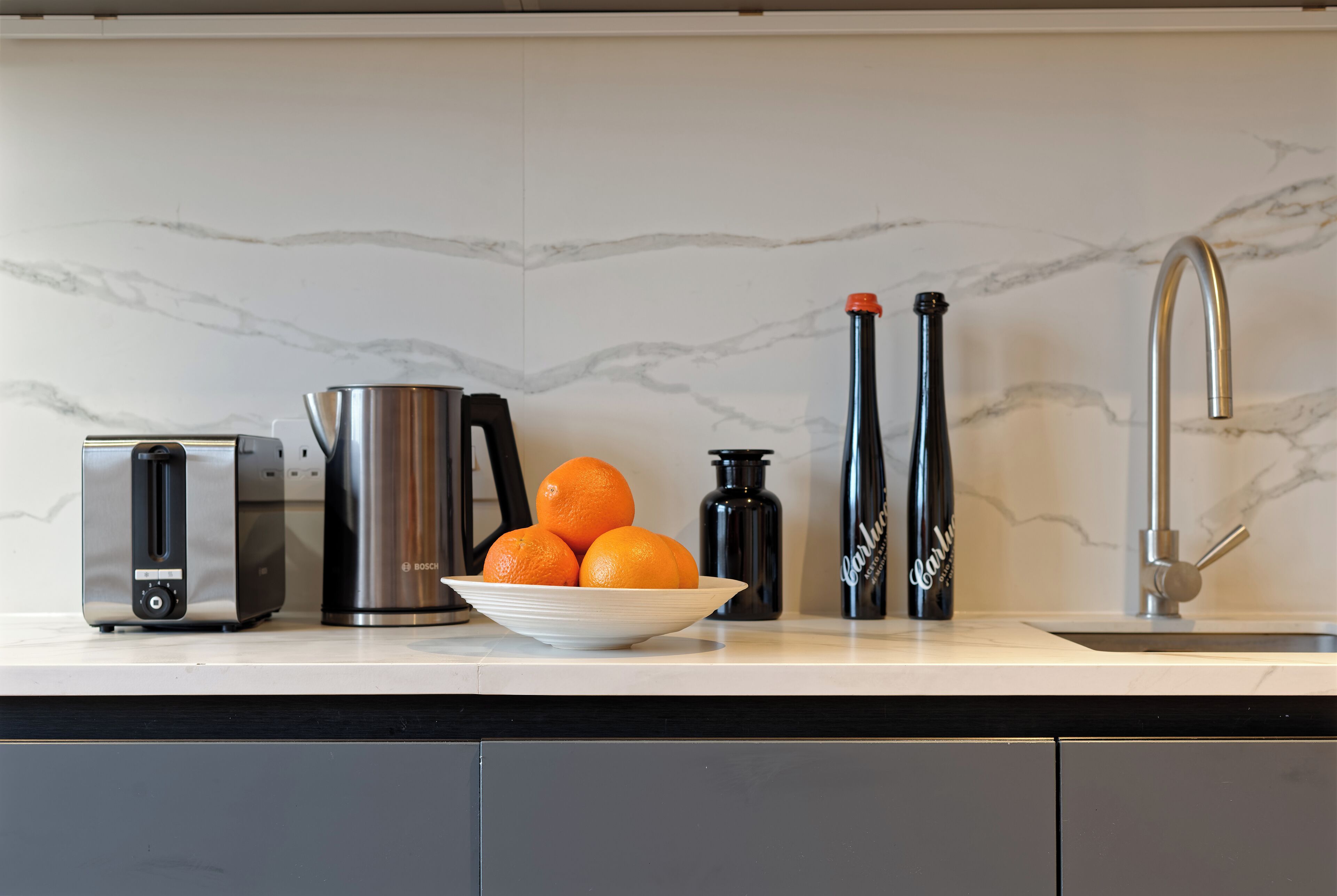 Estúdio Standard | Cozinha privada | Um frigorífico, uma placa de cozinha, uma máquina de lavar louça 