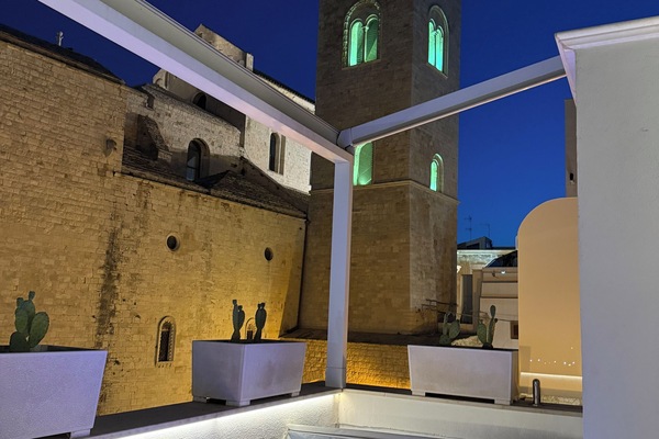 Camera Matrimoniale con Terrazzo e Vasca Idromassaggio | Terraço/pátio interior