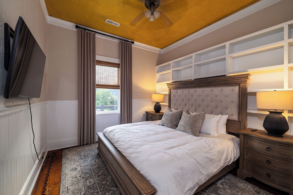 The Kephart a Downtown Bryson City loft Apartment - Bryson City | Vrbo
