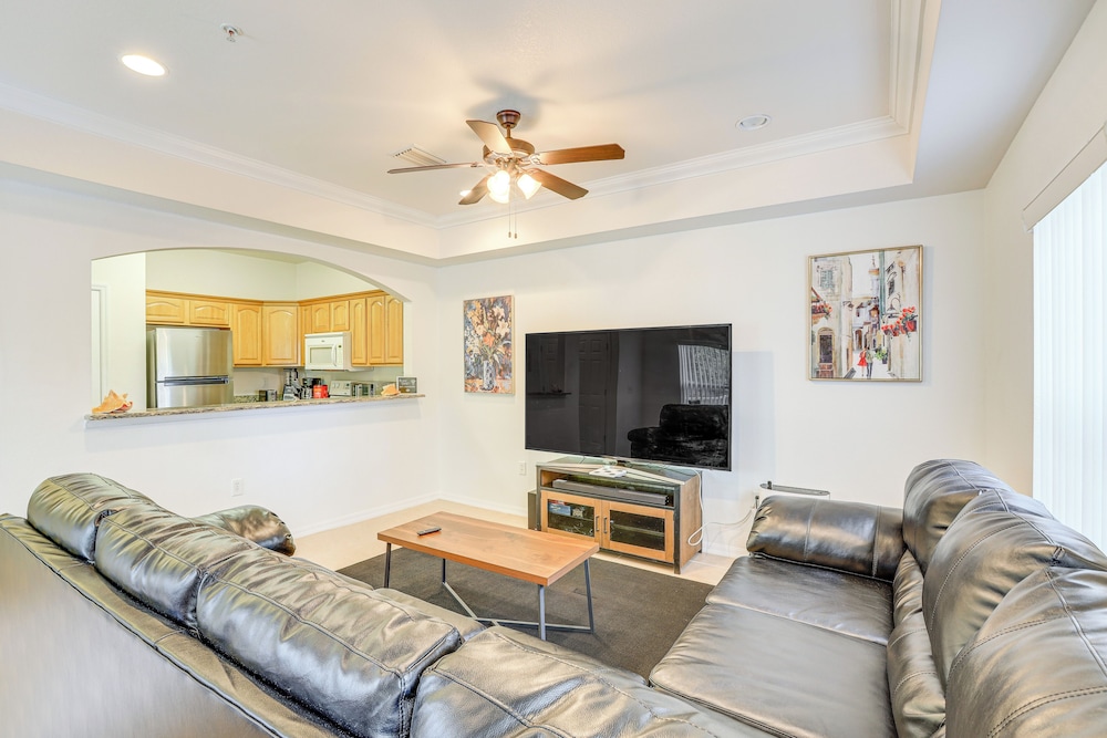 1 Mi To Uf: Modern Townhome W/ Balcony - Gainesville, FL