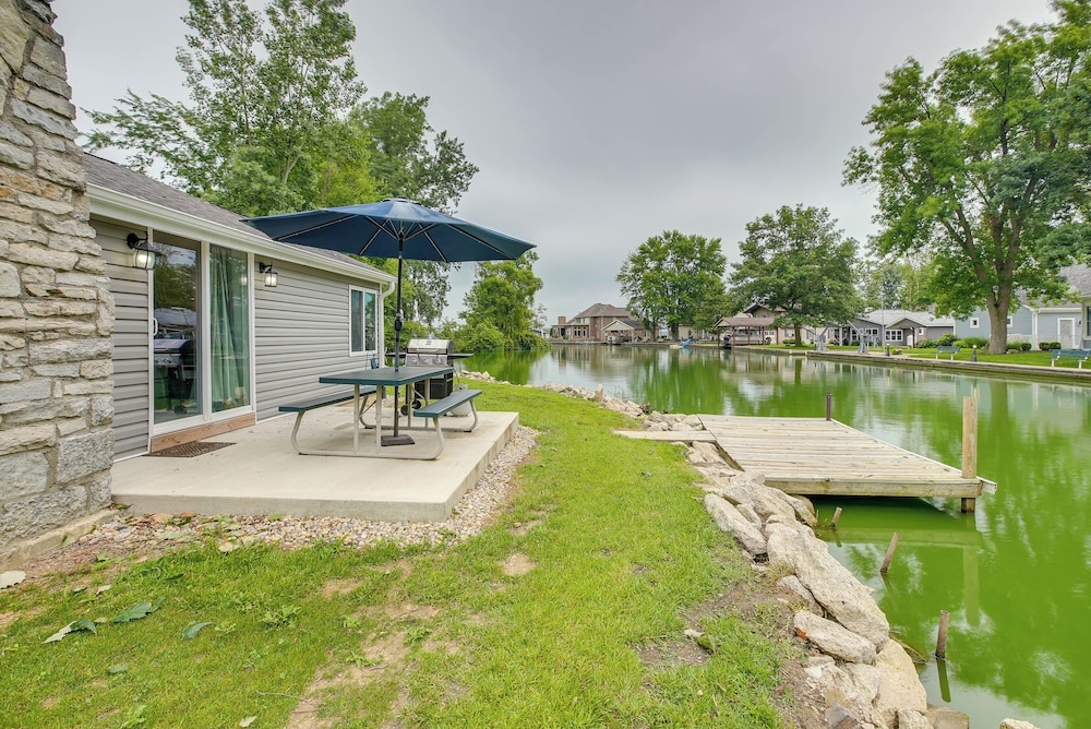 Grand Lake Cabin W/ Private Dock In St Marys! - Splash Pad, New Knoxville