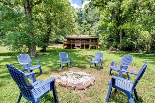 Dock & Hot Tub: Tennessee River Cabin Getaway - Tennessee