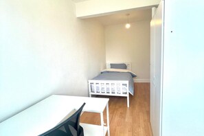 3 quartos, Wi-fi grátis, roupa de cama fornecida