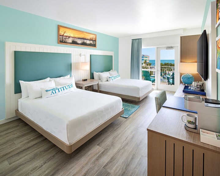 2 Welcoming Rooms | Steps From Times Square & Pier | Pool, Spa + Beachfront - Sanibel Island