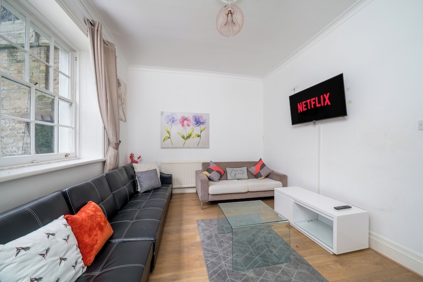 The Canary Wharf Larger Group Apartment Sleeps Up To 10 - Londres