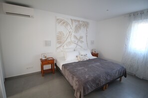 Villa Comfort, 3 quartos, não fumadores, vista para o mar (La Désirade) | Secretária, secretária adequada para computadores portáteis