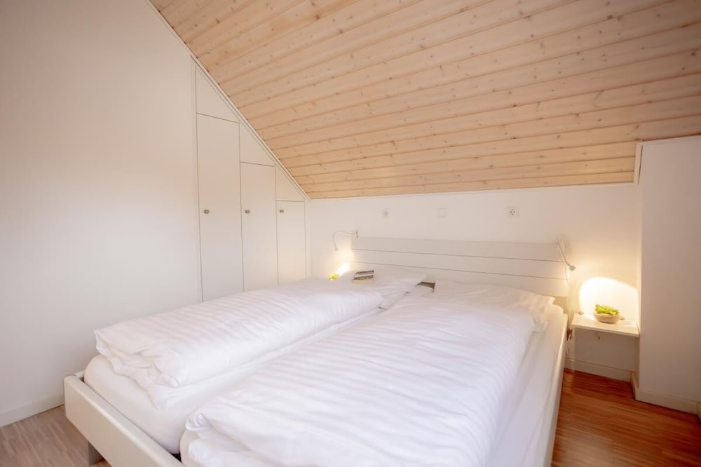 Dock 61 - great vacation home for up to 4 people with wood-burning ...