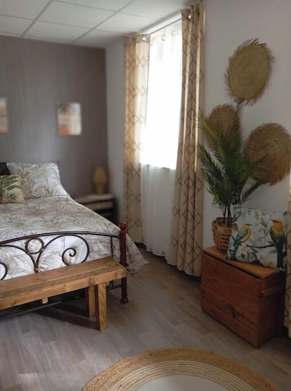 La Planoise. For Lovers Of Nature, Authenticity And Simplicity. - Autun