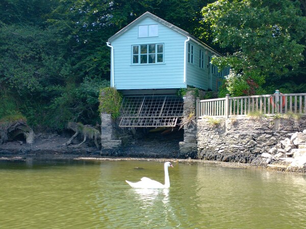 The Sharpham Boat House - Totnes