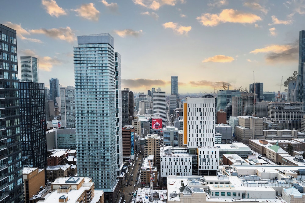 Toronto Skyline Suites - Toronto