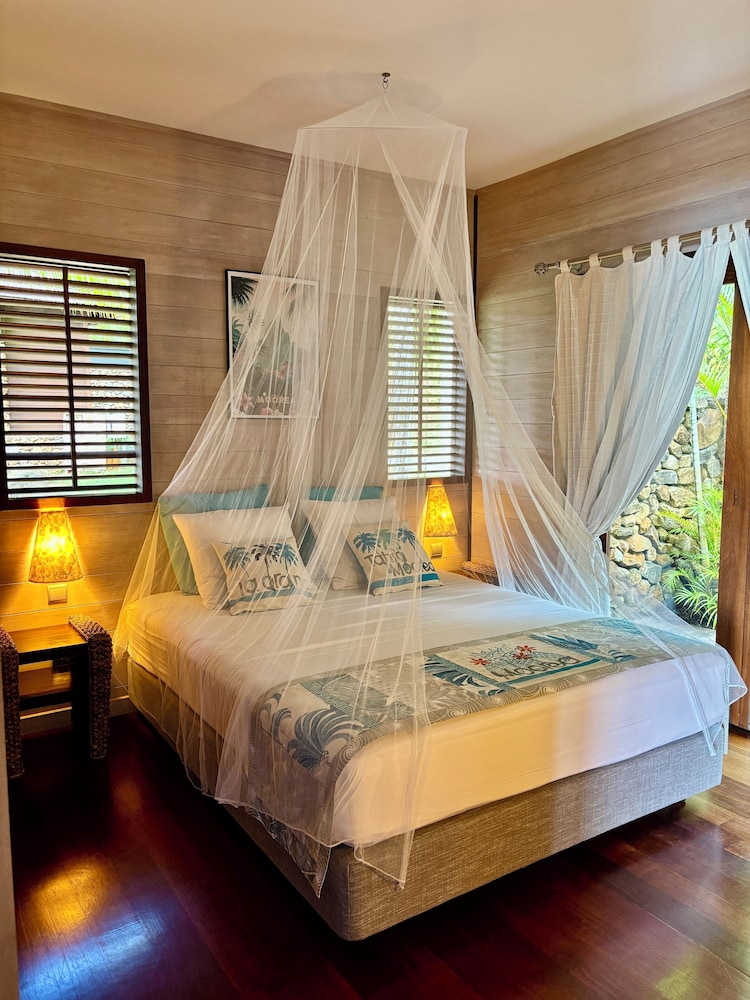 Villa Tianee, Residence Le Légends, Best View - French Polynesia | Vrbo