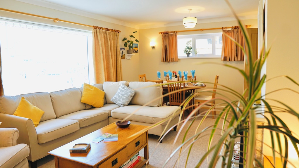 Exmouth Spacious And Well Equipped 3 Bedroom 7 Person House. 5min From Town-sea - Exeter