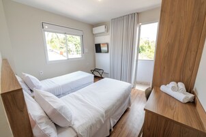 Quarto duplo econômico, vista para a cidade | Opções para refeição no quarto