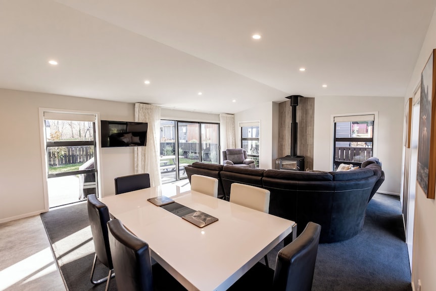 Modern | Bbq & Fireplace | Table Tennis - Hs8319 - Hanmer Springs