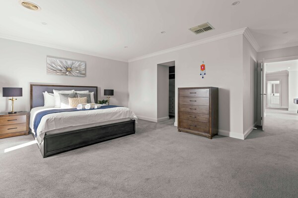 库克角Stayau现代五卧室家庭住宅 - 雲登市