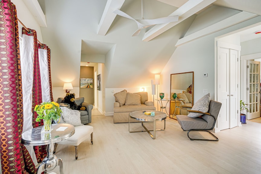 5 Mi To Salem! Lynn Apt By The Sea W/ Patio - 納漢特