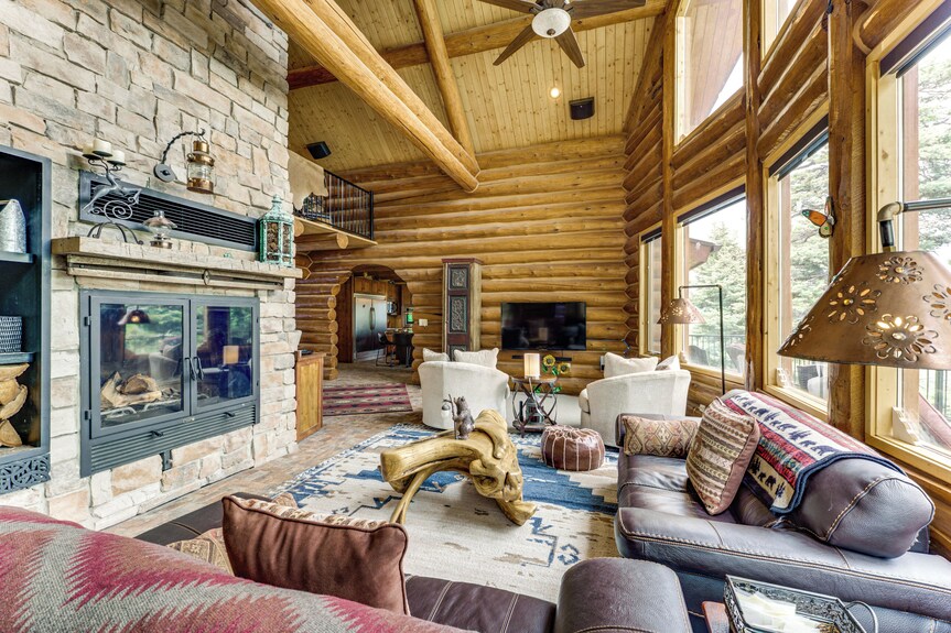 Secluded Angel Fire Retreat: Deck + Stunning View! - New Mexico