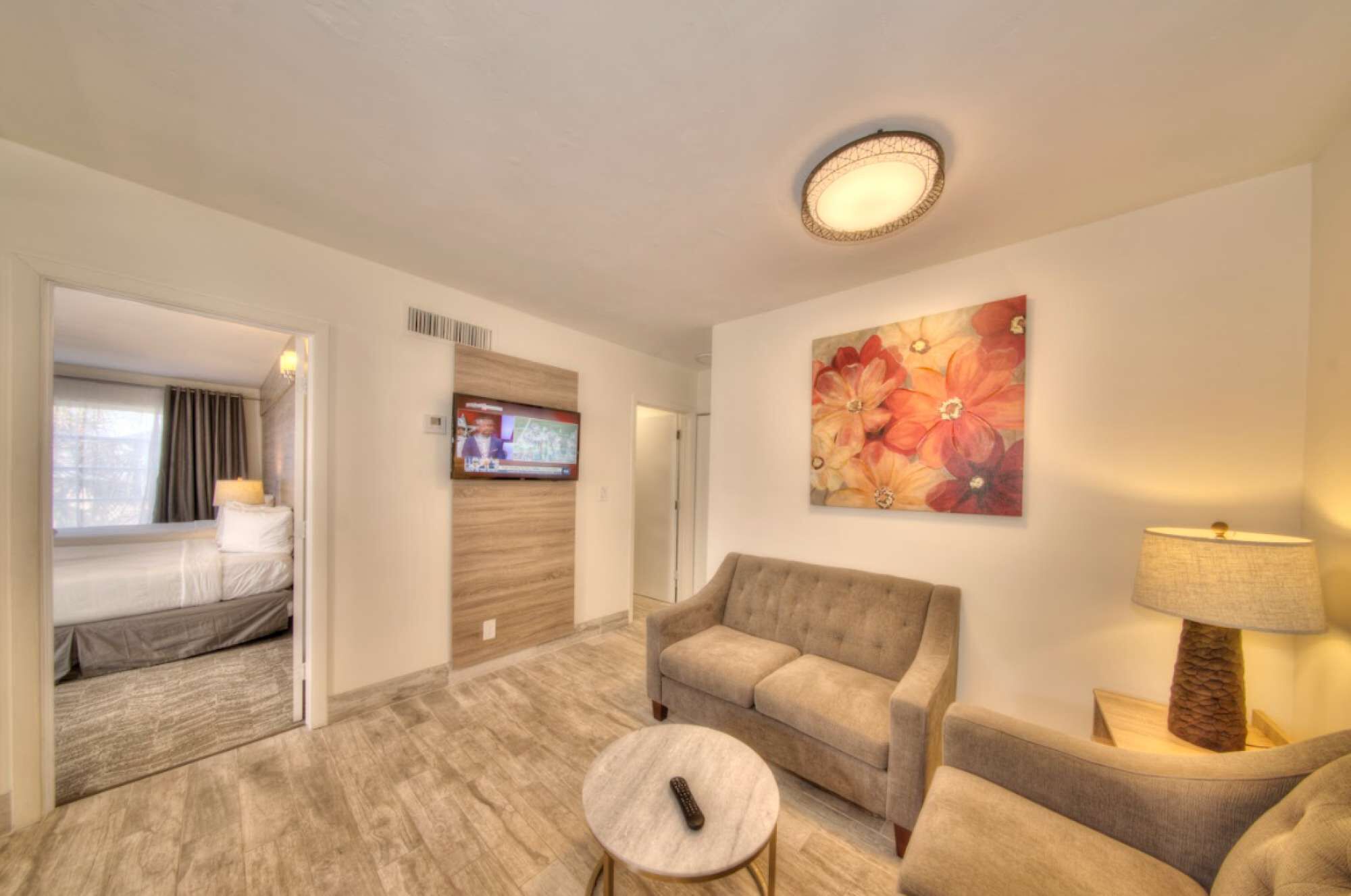 Pompano 2br Serenade - Steps From Beach - Pompano Beach, FL