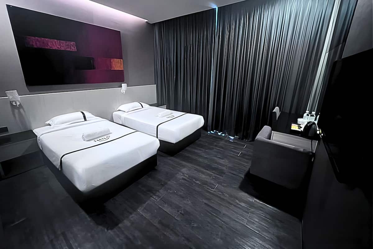 Quarto Twin | Secretária, ferro/tábua de engomar, Wi-fi grátis