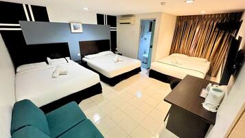 Quarto Duplo Familiar | Secretária, ferro/tábua de engomar, Wi-fi grátis