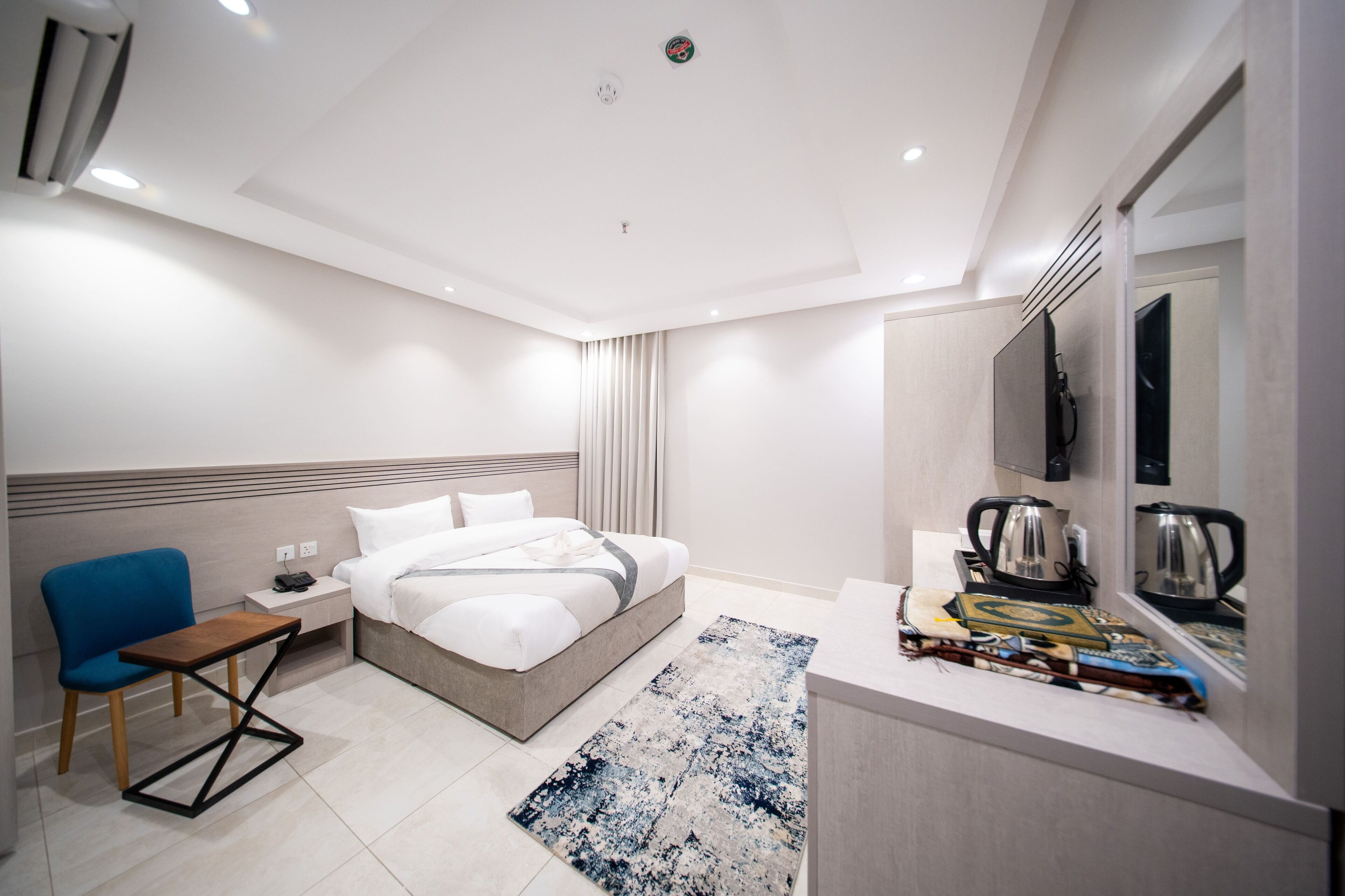 Minibar, ferro/tábua de engomar, Wi-fi grátis, roupa de cama fornecida 