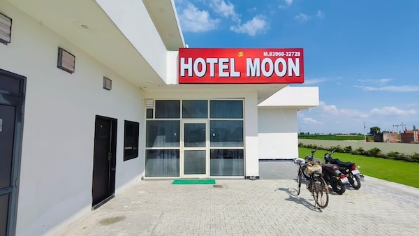 Hotel Moon -Near Bus Stand Panipat - Panipat