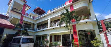 Fachada da propriedade