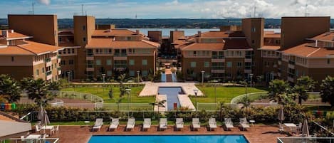 6 piscinas externas
