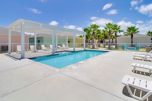 Fish & Swim On-site: Resort Retreat In Rockport! - Texas
