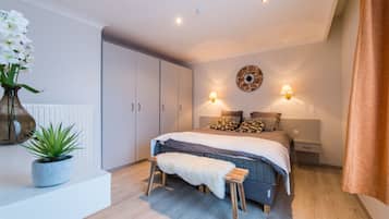 Apartamento Comfort, 1 cama de casal e sofá-cama, Vista para a cidade | Wi-fi grátis, roupa de cama fornecida