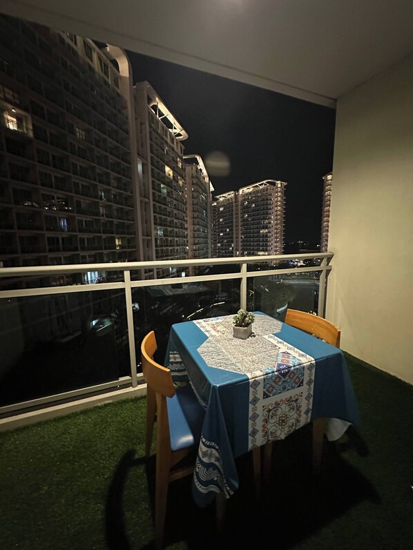 Dormitório compartilhado, 1 quarto, acessível, para fumantes | Sacada