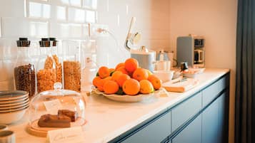 Café da manhã com buffet diário (EUR 25 por pessoa)