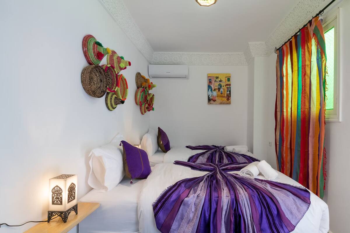 Quarto Twin | Wi-fi grátis, roupa de cama fornecida 
