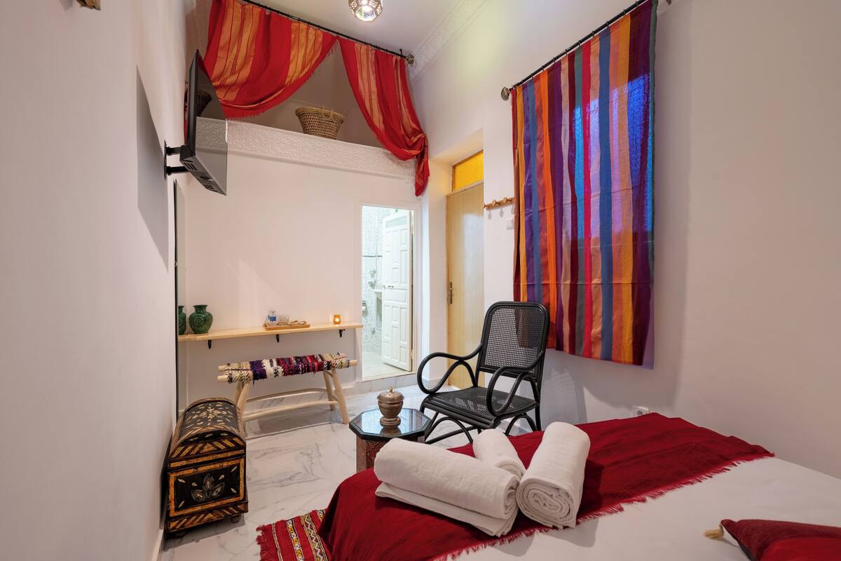 Suite, 1 cama de casal | Wi-fi grátis, roupa de cama fornecida 
