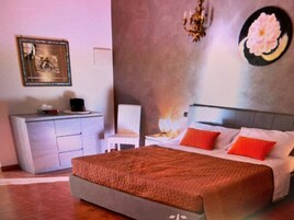 Quarto triplo superior, vista para o jardim | Wi-Fi de cortesia