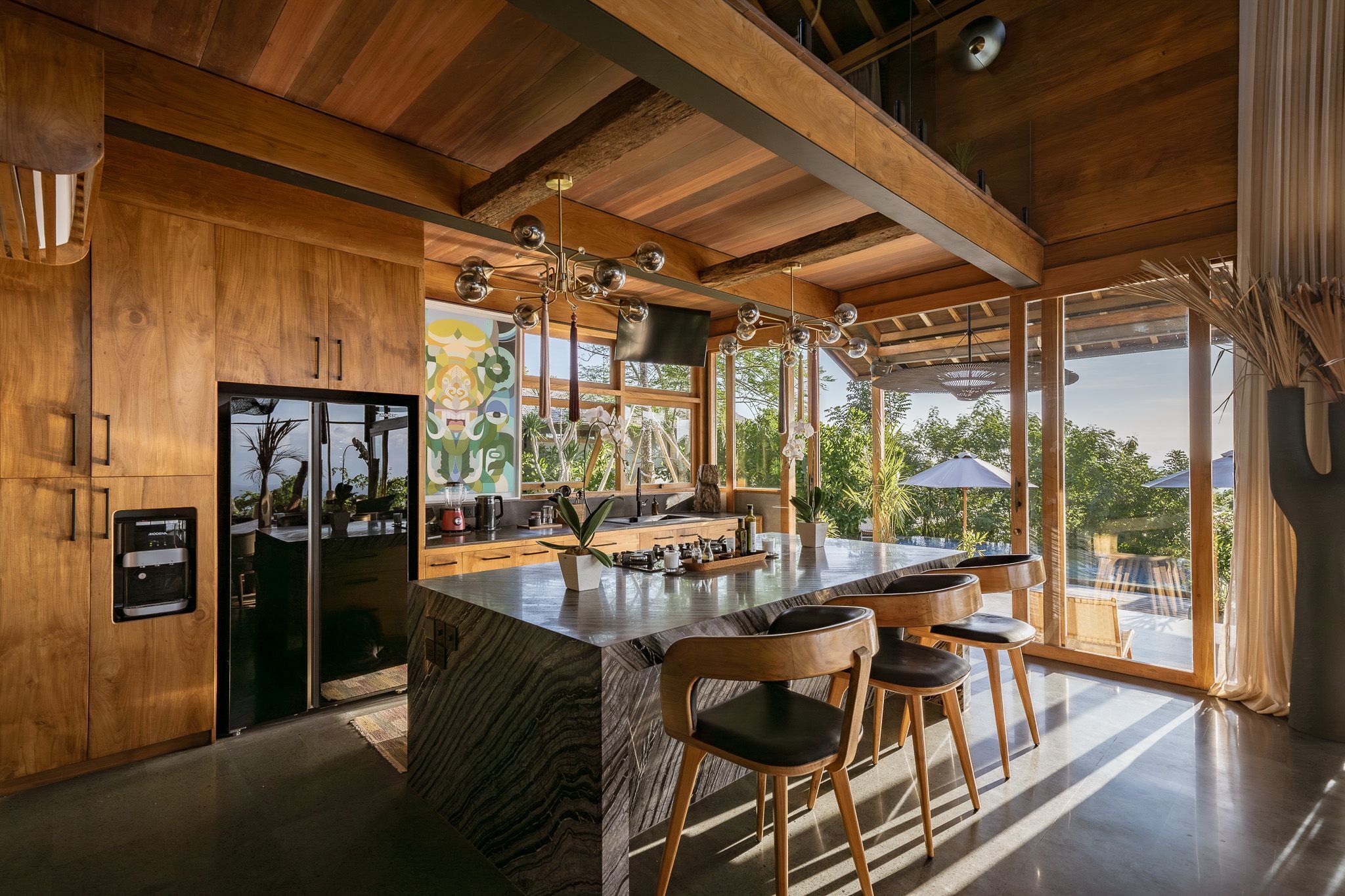 Villa de Luxo, 2 quartos, pátio, vista para o oceano | Cozinha privada | Um frigorífico, um micro-ondas, um forno, uma placa de cozinha 